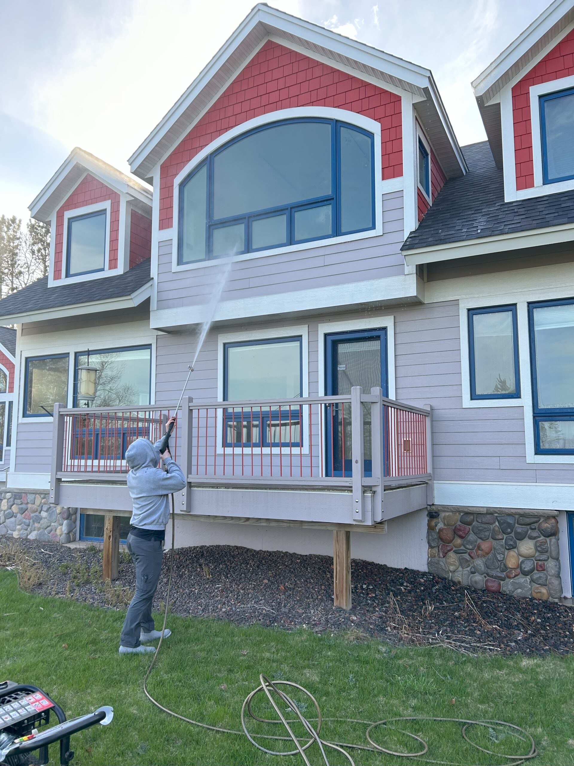 House Washing, Roof Cleaning & Driveway Cleaning in Duluth, MN